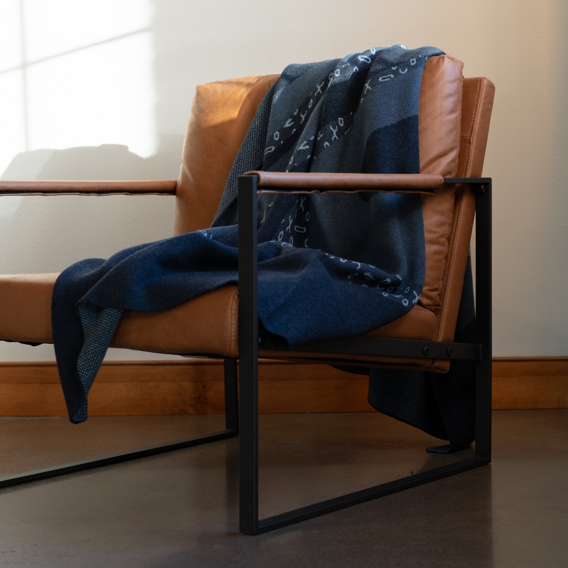 Sunbrella X SeaRay Silhouette Knit Throw | Sea Ray Collection