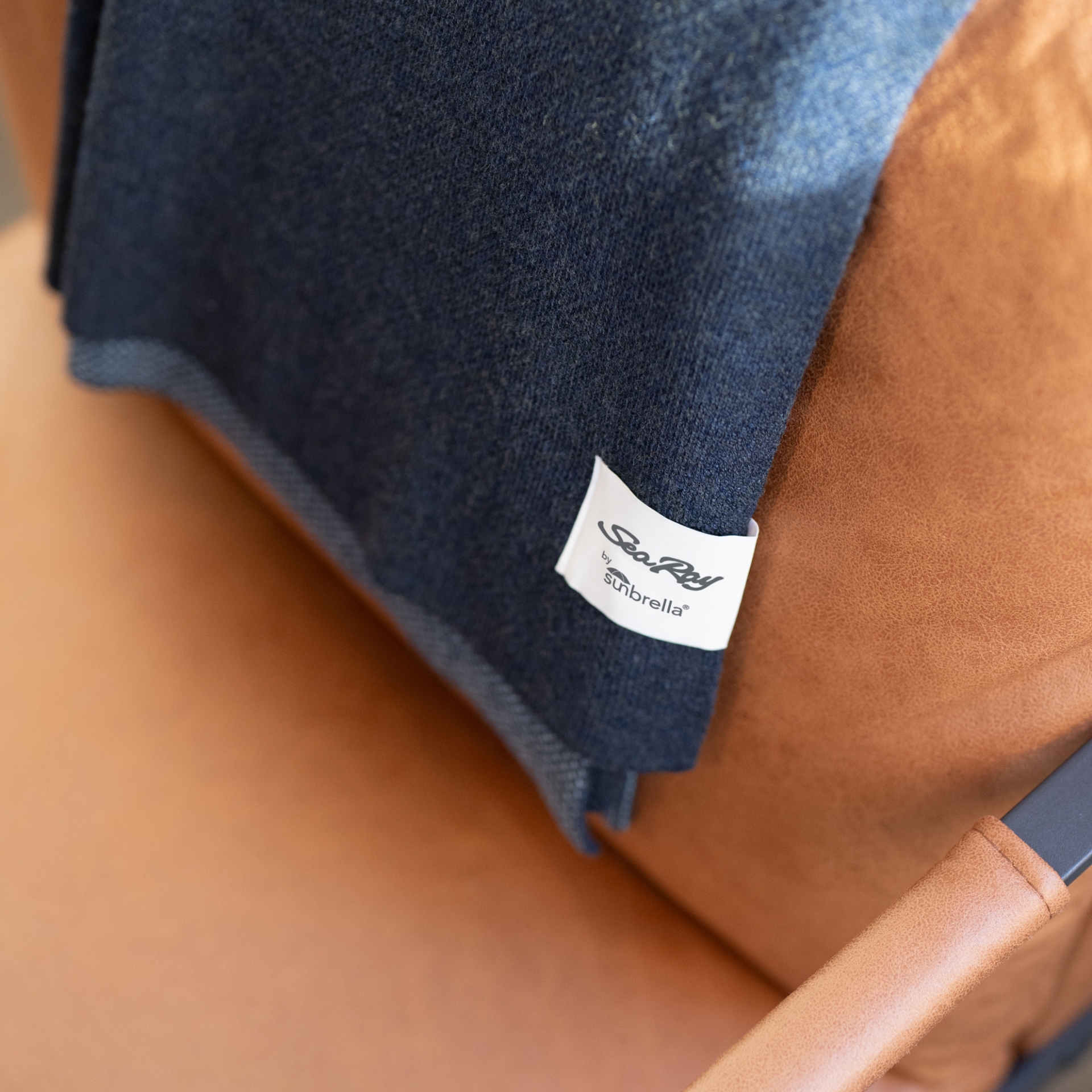 Sunbrella X SeaRay Silhouette Knit Throw | Sea Ray Collection